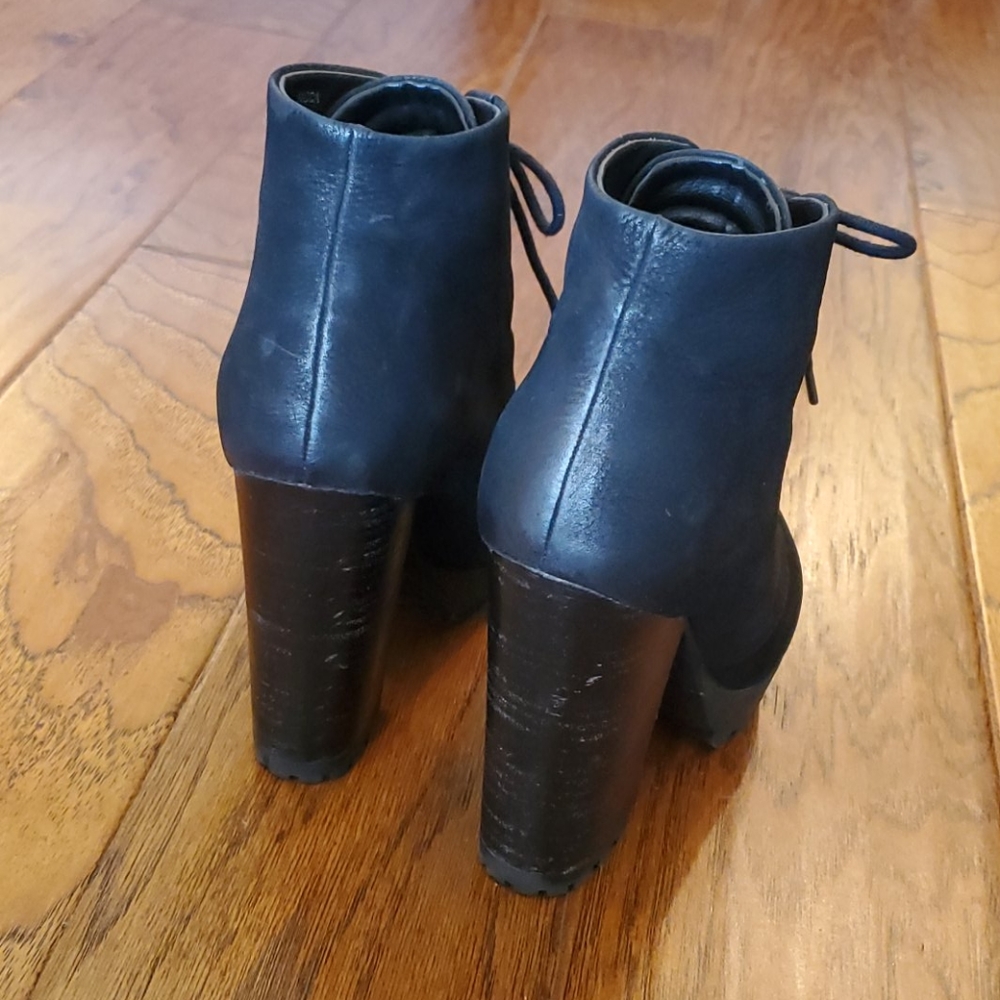 Steve Madden Black Suede Lace Up Ankle Boots Gem